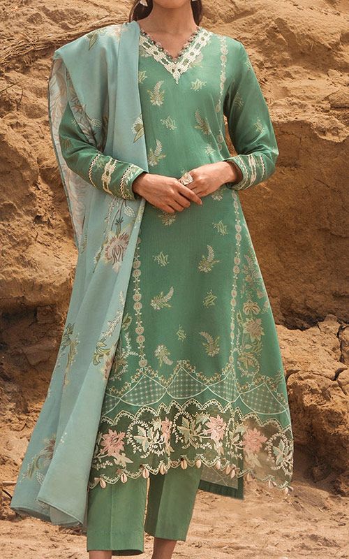 Pakistani Winter Suits - A Feel of Warmth and Style