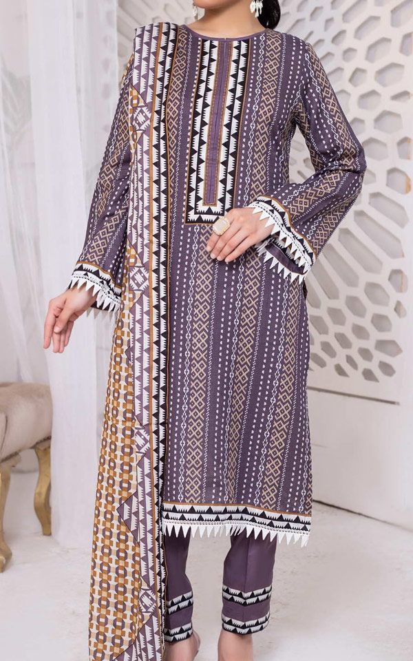 Pakistani Winter Suits - A Feel of Warmth and Style